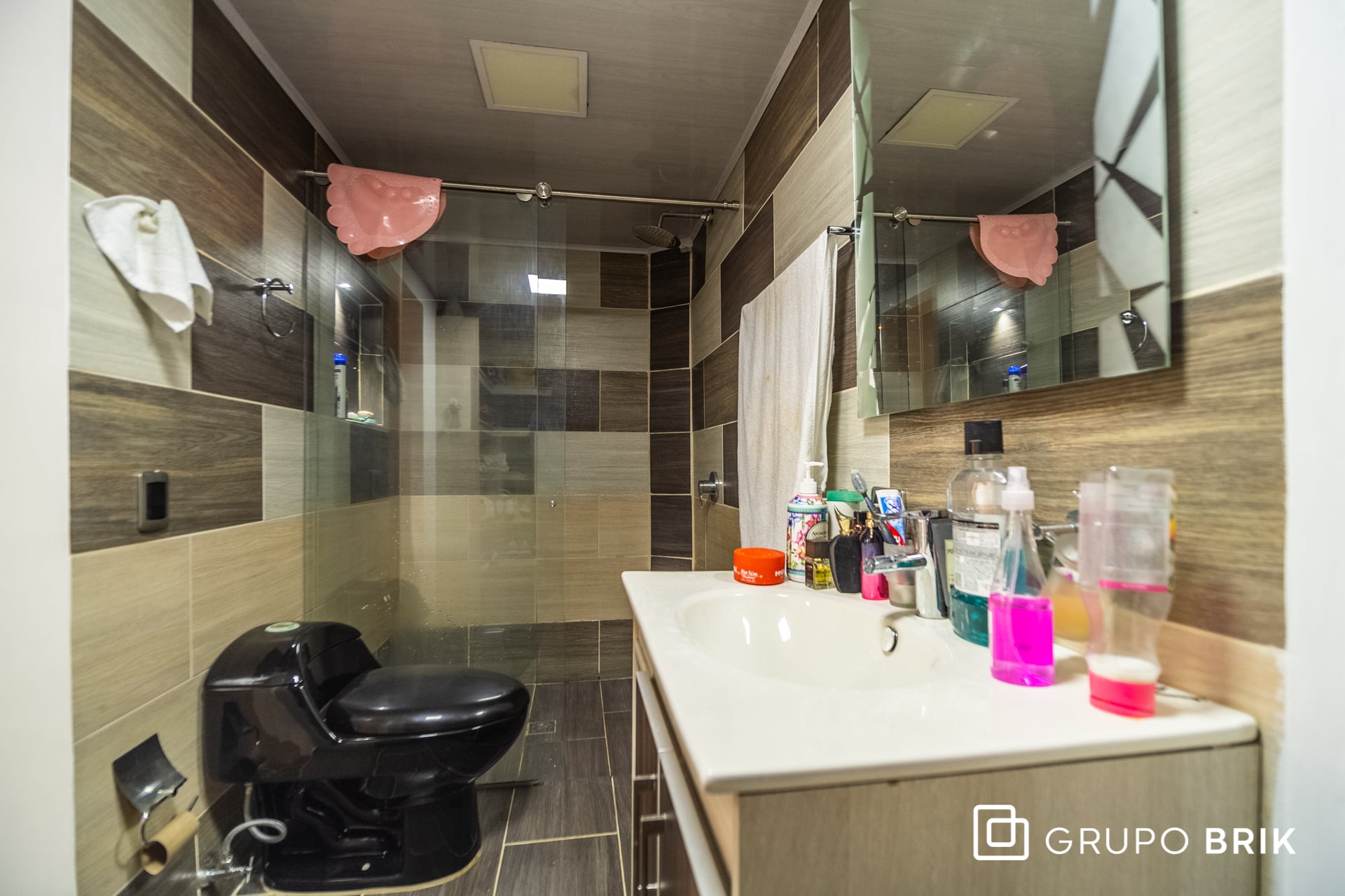 Casa Nogales Los Almendros 2471 | Grupo Brik